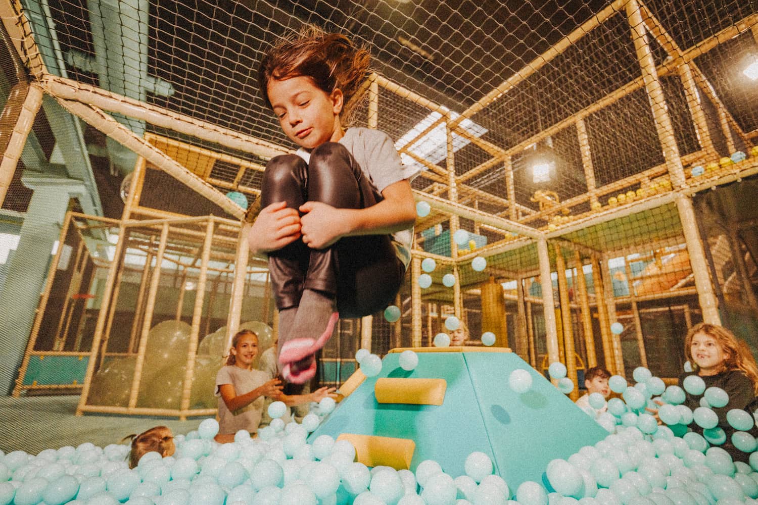 Indoorspielplatz Sinsheim – Fern & Funkel: California